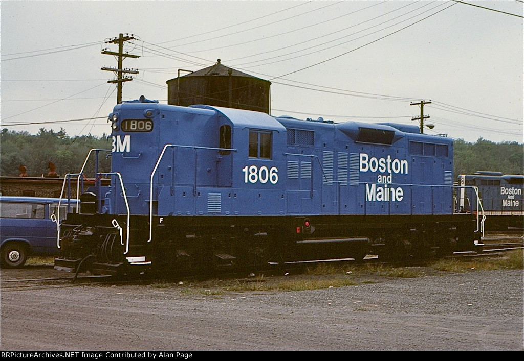 B&M GP9 1806 in fresh paint